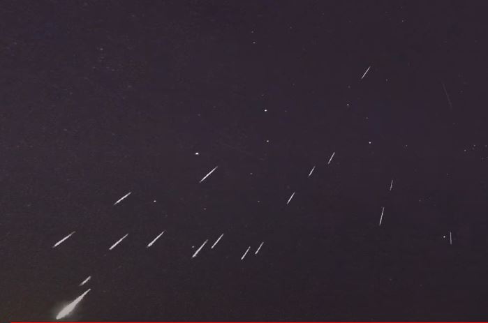 23 meteors in a cluster! | IMO
